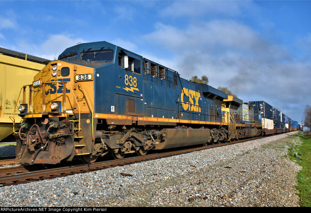 CSX 838